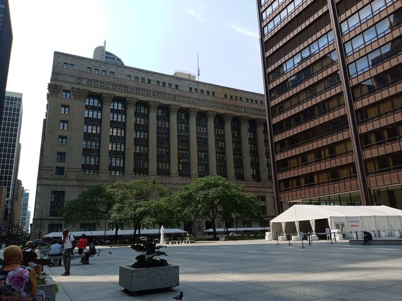 Attention all foodies! Chi Food Truck Fest returns to Daley Plaza on ...