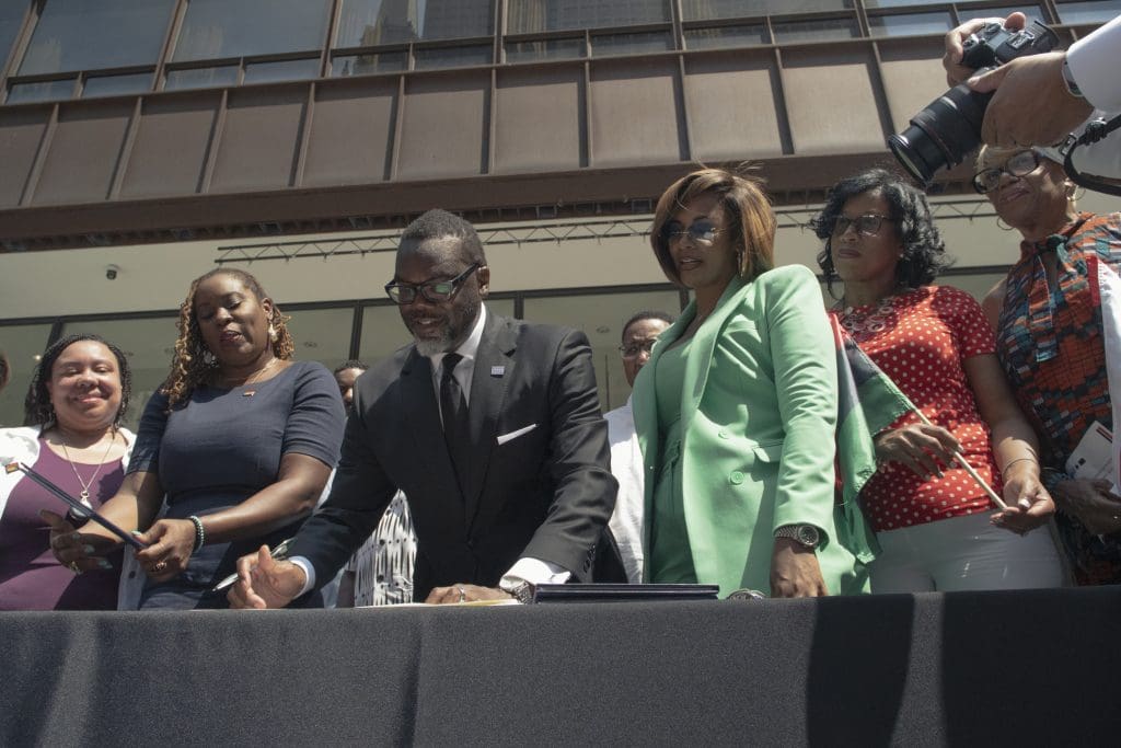 Chicagoans can now apply to join the city’s Reparations Task Force ...