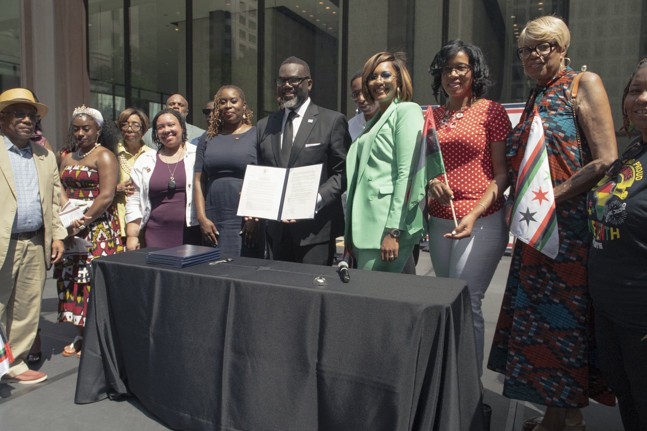 Chicagoans can now apply to join the city’s Reparations Task Force ...