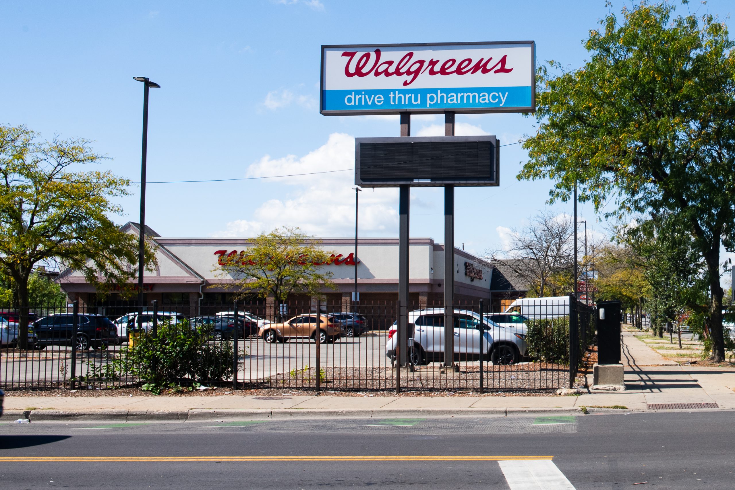 Walgreens in North Lawndale is closing; some residents hadn’t even ...