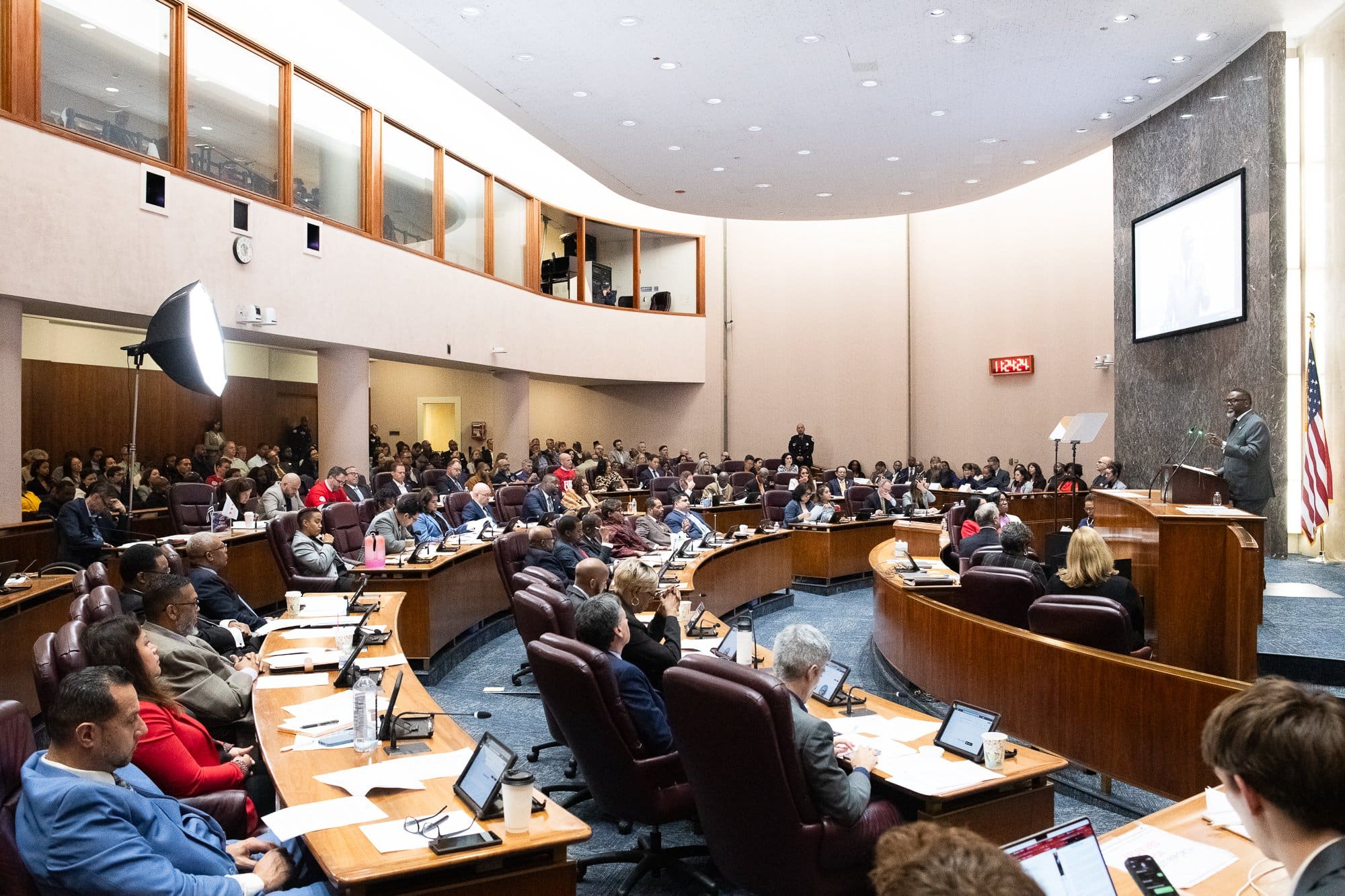 Some Chicago City Council members consider reducing police budget after ...