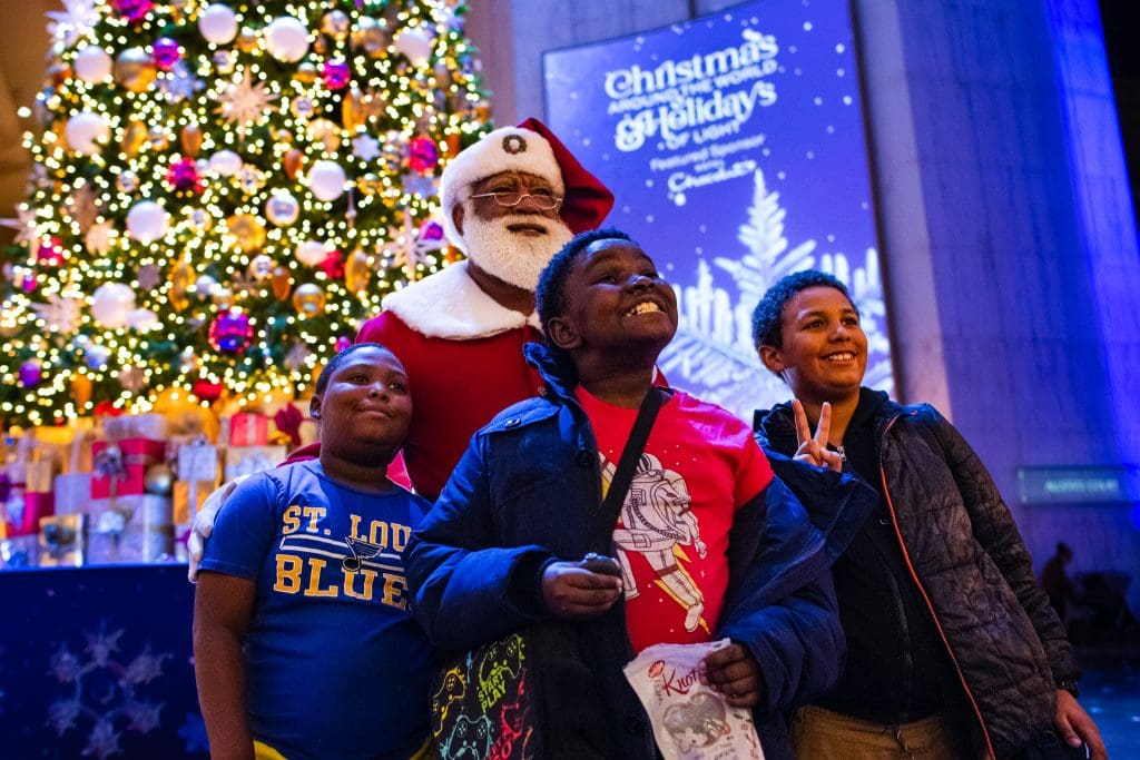 ‘Santa looks like me’: How Santa Larry brings representation to Chicago ...
