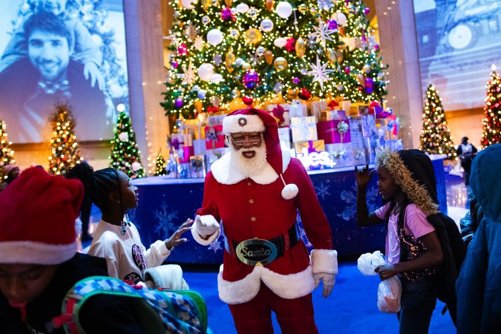 ‘Santa looks like me’: How Santa Larry brings representation to Chicago ...