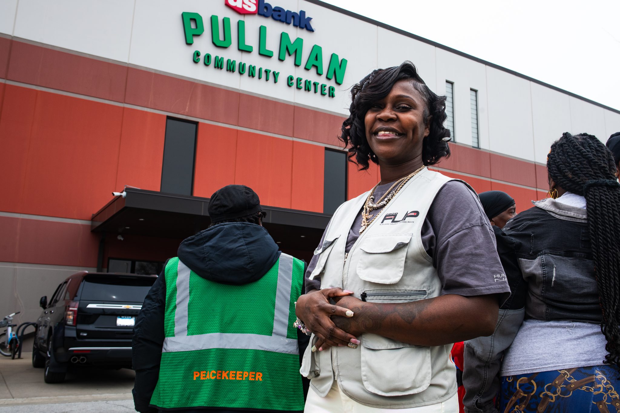 Pritzker, Johnson applaud Peacekeepers violence prevention program as ...