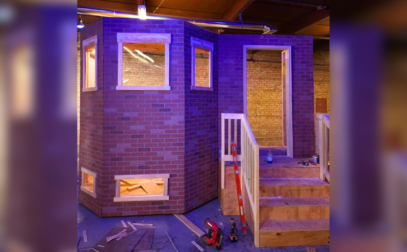 Meet the Chicago carpentry company that helped bring Doechii's tour ...