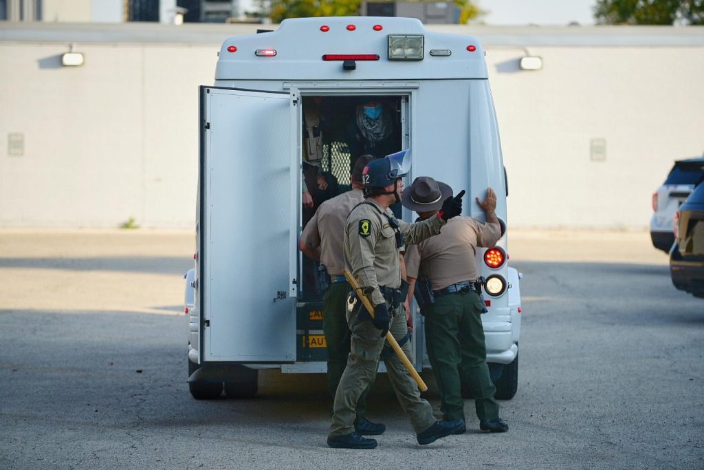 Illinois State Police assist feds in Broadview protest, Chicago ...