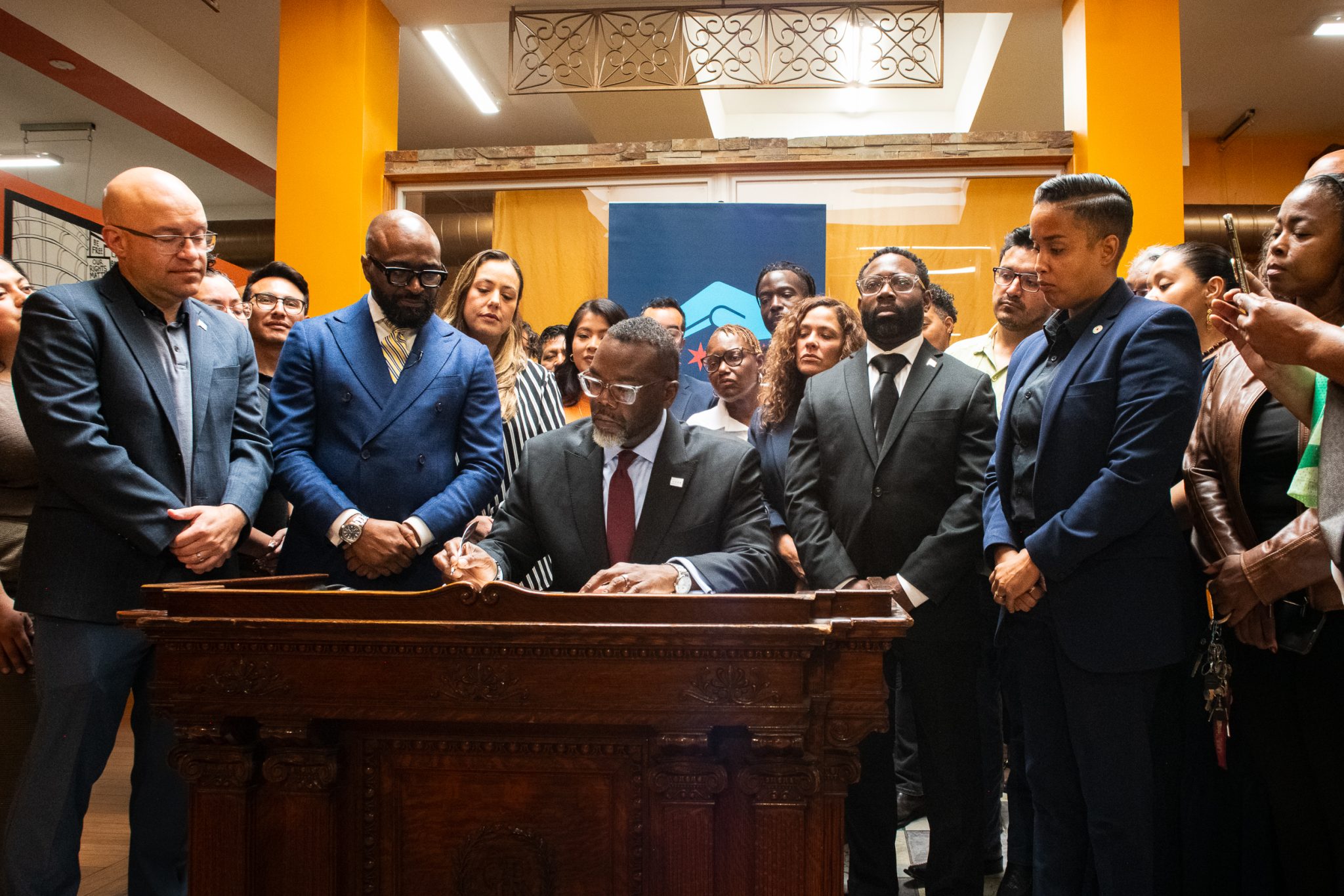 Mayor Brandon Johnson establishes ‘ICE-free Zones’ aimed at keeping ...