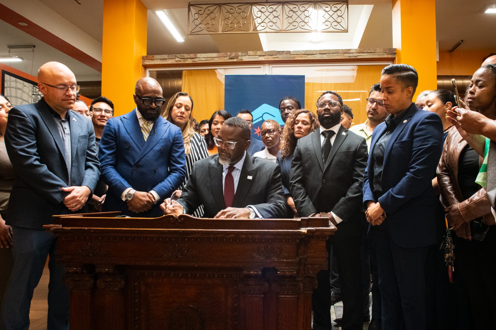 Mayor Brandon Johnson establishes ‘ICE-free Zones’ aimed at keeping ...