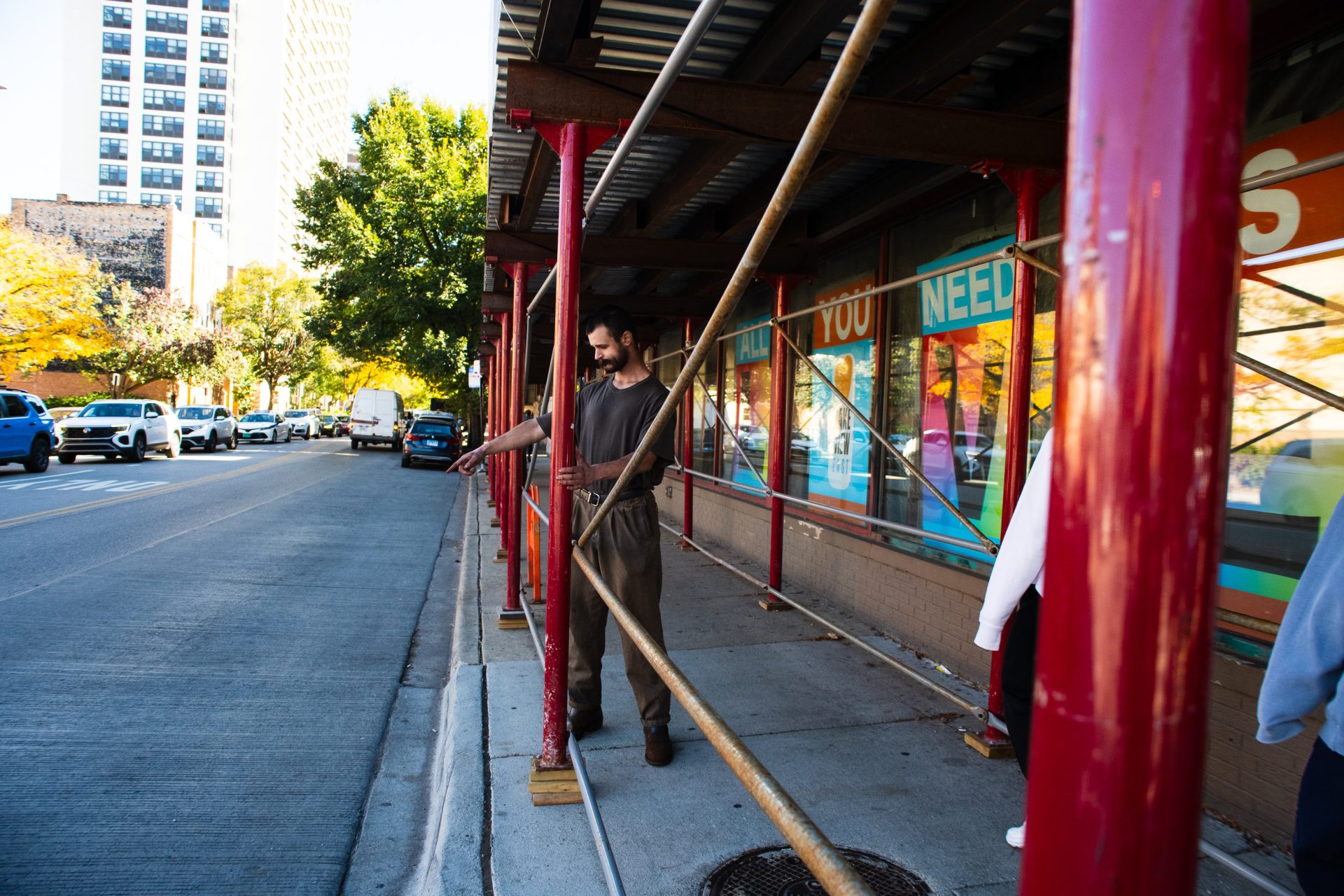 Feds detain Laugh Factory night manager, deploy tear gas in nearby ...