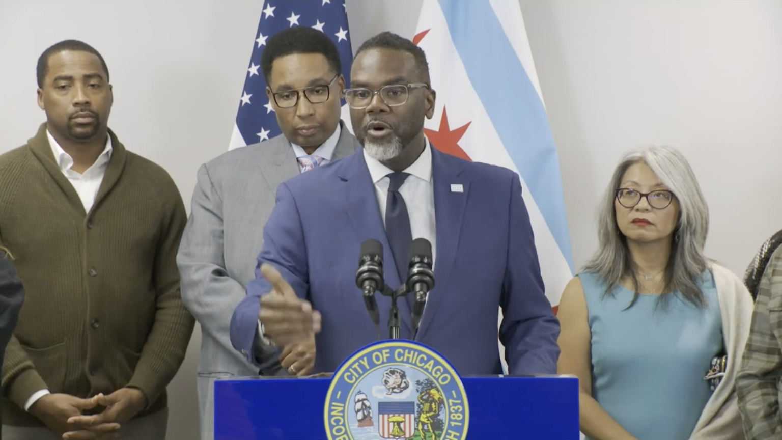 Mayor Johnson instructs Chicago residents to 'call their alders' after ...