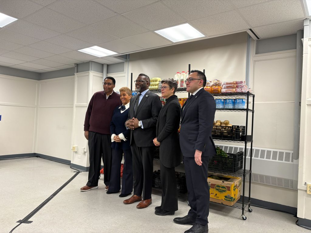Legler Library will double as a food pantry in West Garfield Park • The ...